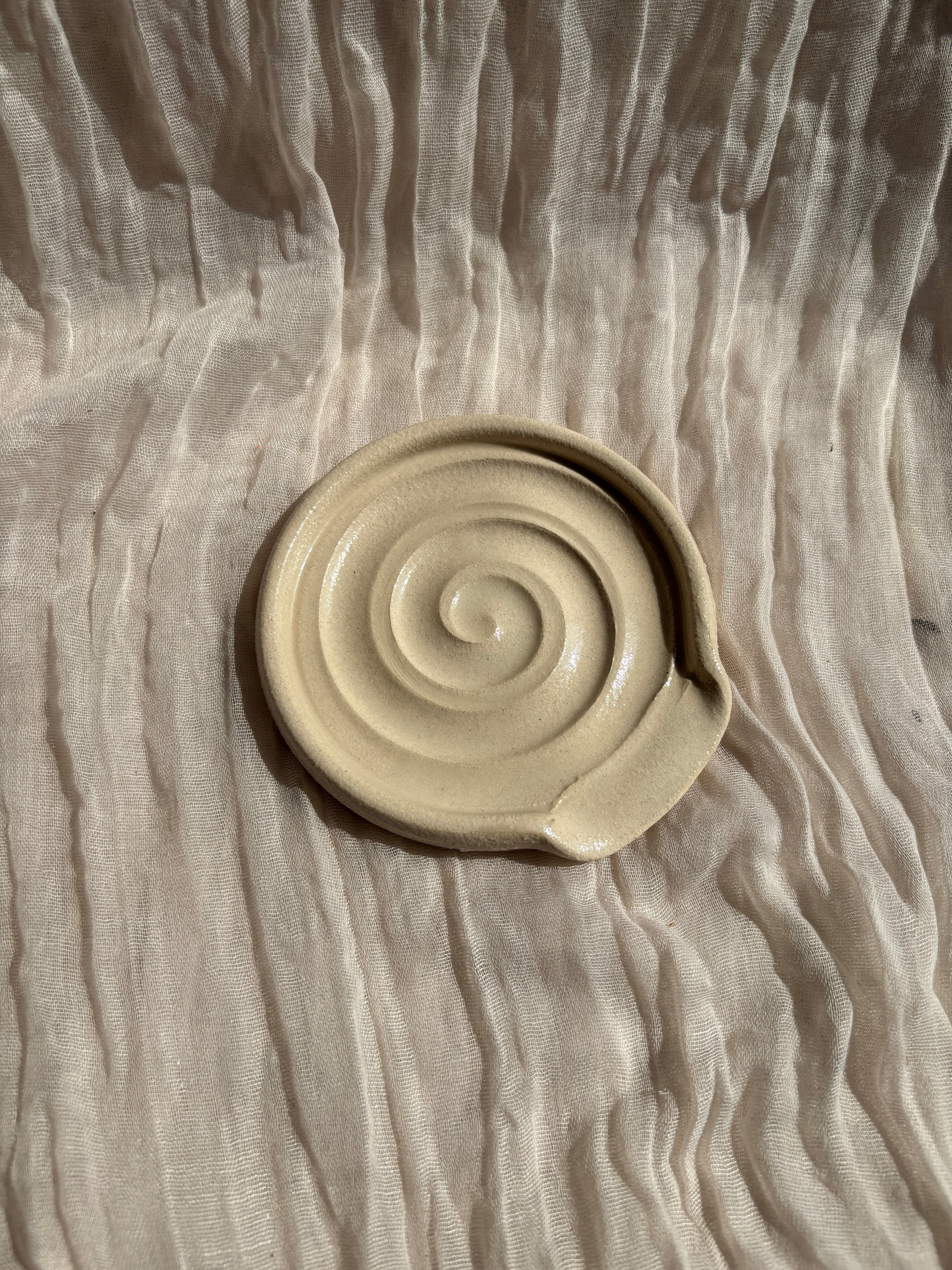 White Spoon Rest – Charlotte Manser Ceramics